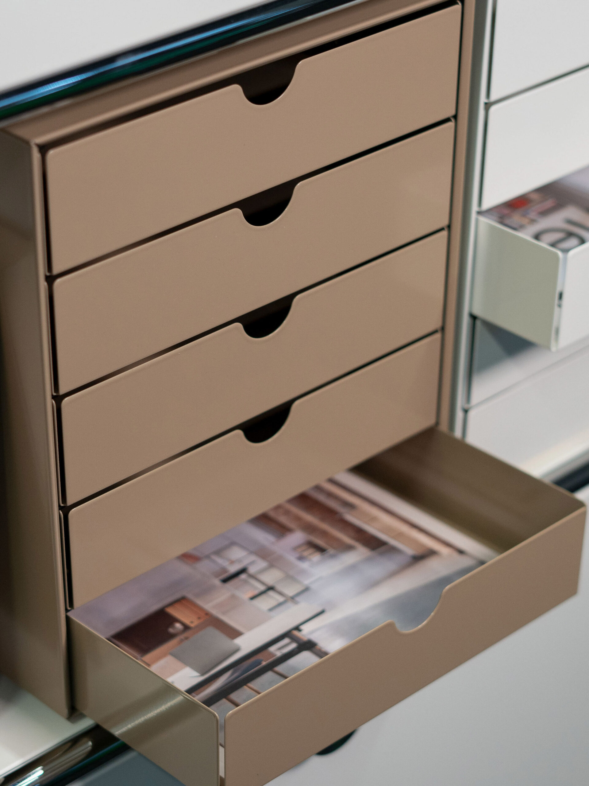 USM Inos Box Set C4 With 5 Closed Trays (Gentian Blue) – Spacelogic ...